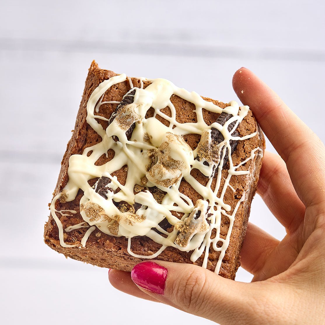 Brownie Gold Oreo Individual – cosmocookies