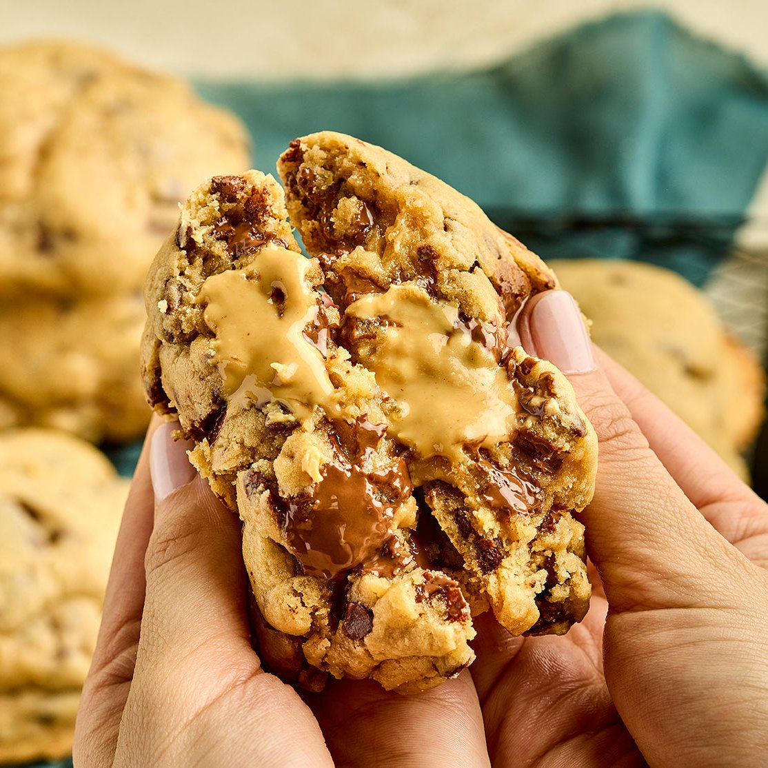 Júpiter chocolate rellena mant de maní – cosmocookies